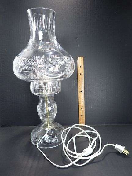 20" Gilbert Cut Crystal Pinwheel Table Lamp - Like New - Auction Ohio