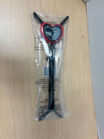 Coca-Cola Double Heart Straw - Auction Ohio