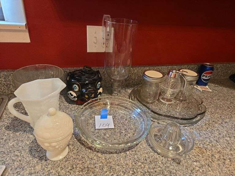 Assorted vintage kitchen glassware - Auction Ohio