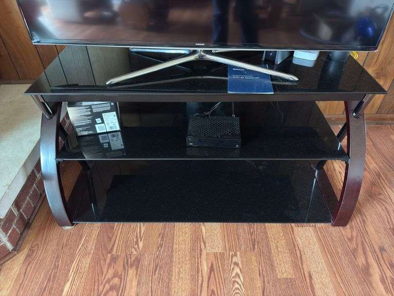 Entertainment Stand - Auction Ohio