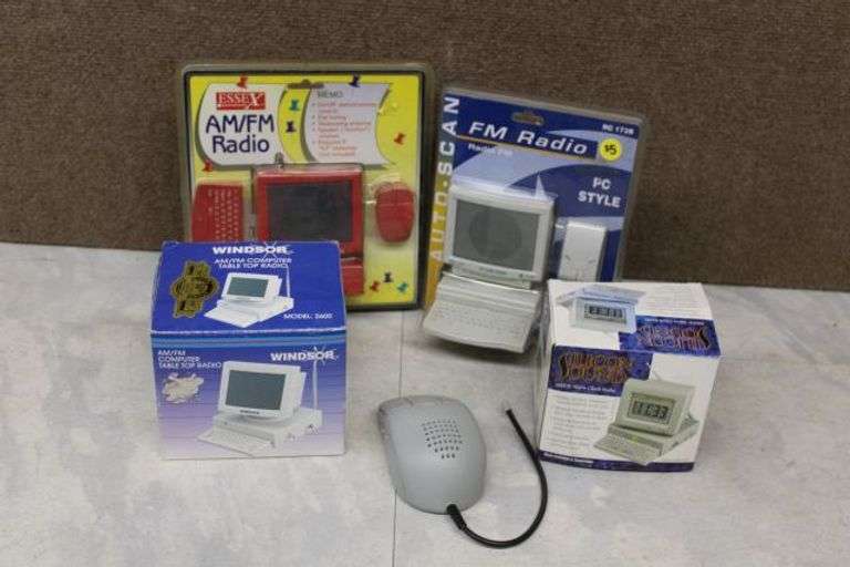 AM/FM Radios Including Novelty Computer-Shaped Designs - Auction Ohio