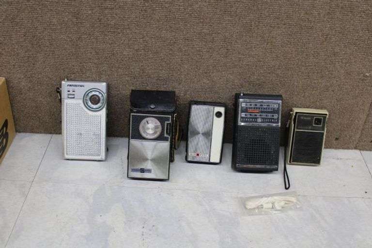 Transistor Radios by Soundesign, GE, and York - Auction Ohio