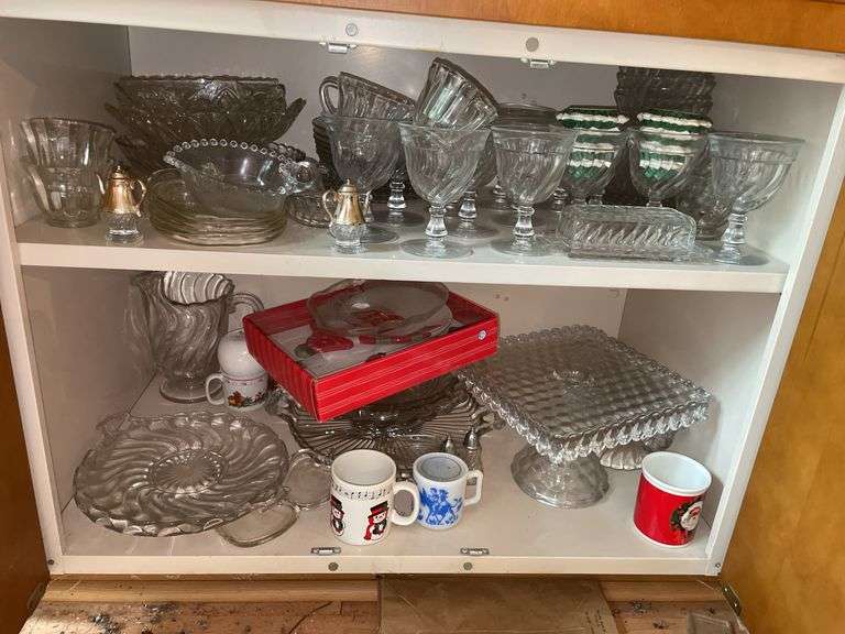 Cabinet Contents - Auction Ohio