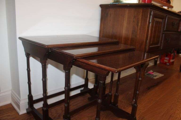 Ethan Allen Nesting Tables - Auction Ohio