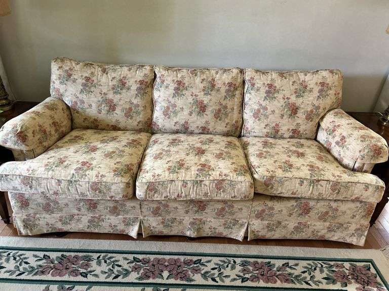 Couch - Auction Ohio