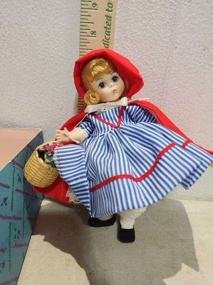 Vintage "Red Riding Hood" Madame Alexander #482 W/Box - Auction Ohio