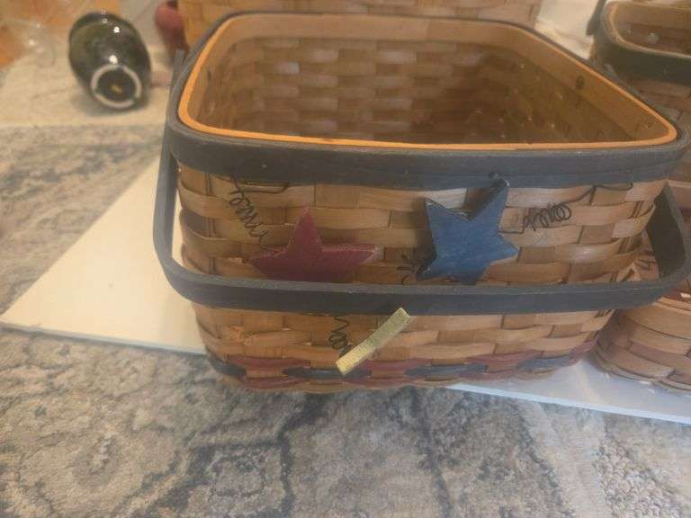 Assorted wicker baskets - Auction Ohio