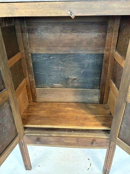 PIE SAFE. - Auction Ohio