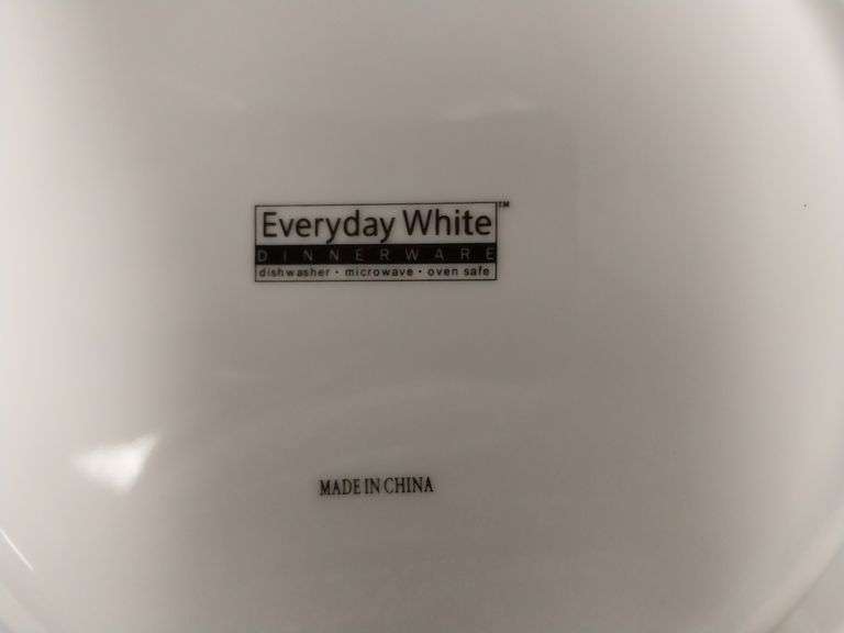 Everyday White 20-Piece Dinnerware Set – Porcelain - Auction Ohio