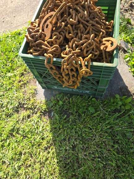 CRATE WITH CHAIN - Auction Ohio