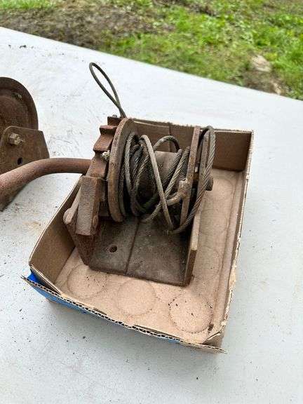 Vintage Hand Winches with Cable - Auction Ohio