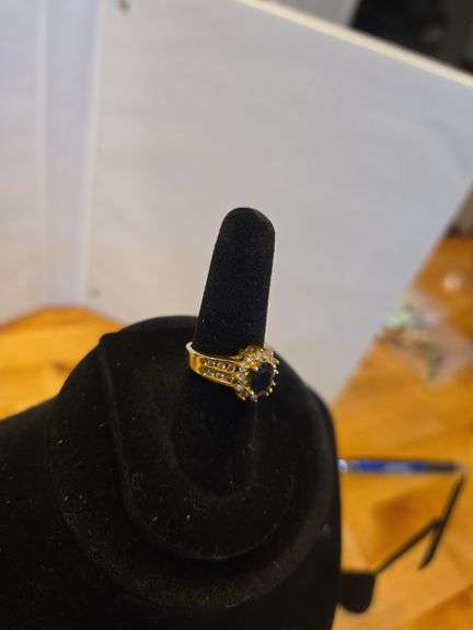 14 karrot gold diamond and sapphire ring - Auction Ohio