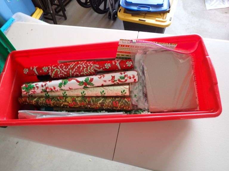 Tote filled with Wrapping Paper - Auction Ohio