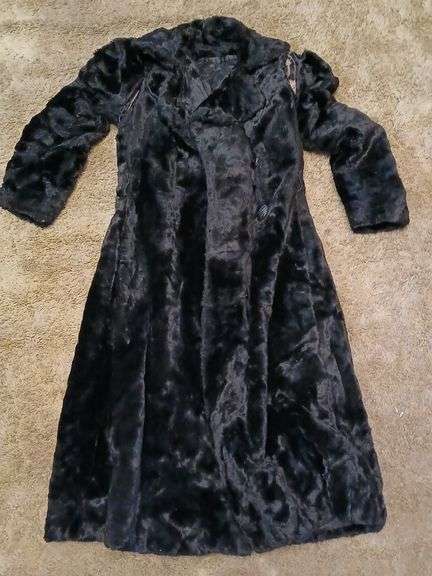 25979 Vintage Coat Tear in Sleve - Auction Ohio