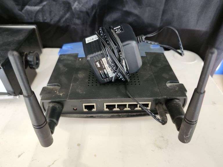 Radio Shack Scanning Receiver & Links Router - Auction Ohio