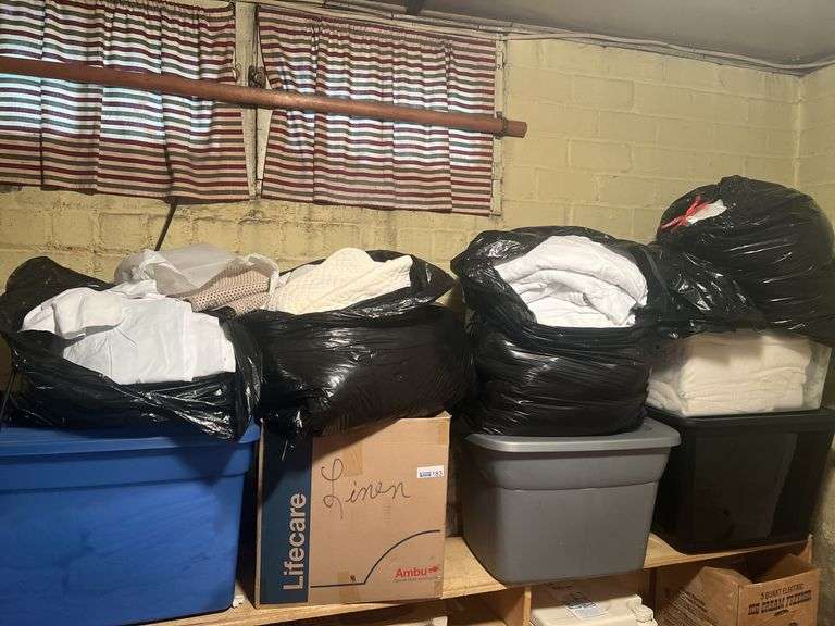 Linens & Totes - Auction Ohio