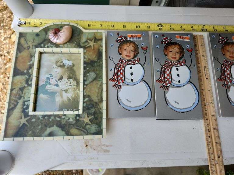 12 Assorted Picture Frames - Auction Ohio