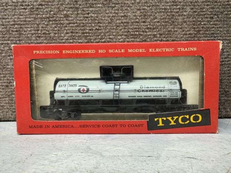 Tyco HO Scale Electric Train Diamond Chemical Tank Car T324A - Auction Ohio