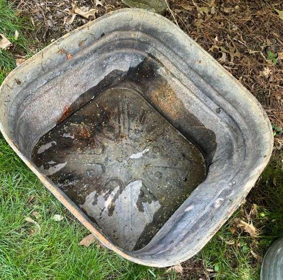 Large Metal Wash Tub with Handles and Signs of Wear - Auction Ohio