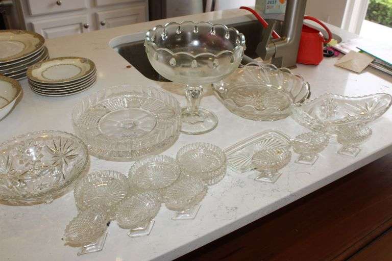 Dessert Dishes & Serveware - Auction Ohio