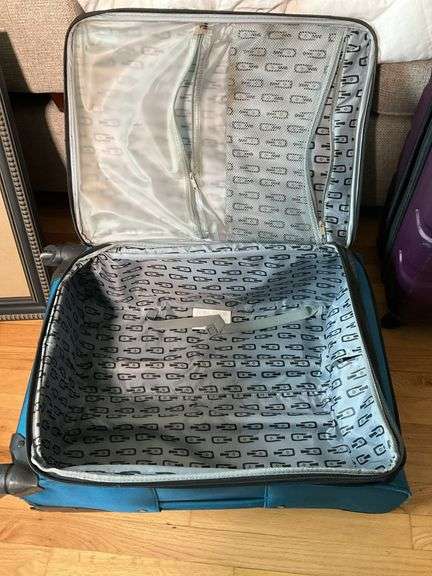 Samsonite Expandable Suitcases - Auction Ohio