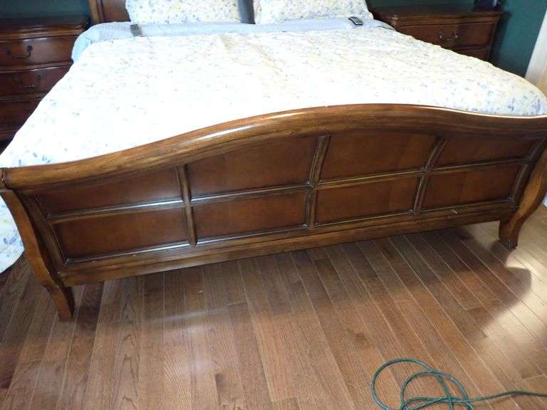 Bassett Tuscany KING SLEIGH BED WITH SAATVA DUAL FULLY ADJUSTABLE BASE ...
