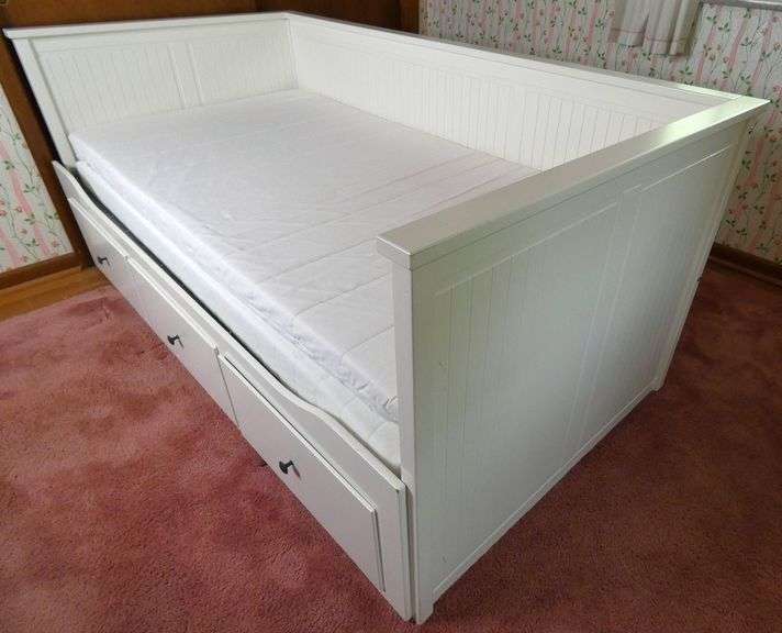 Ikea Hemnes Daybed - Auction Ohio