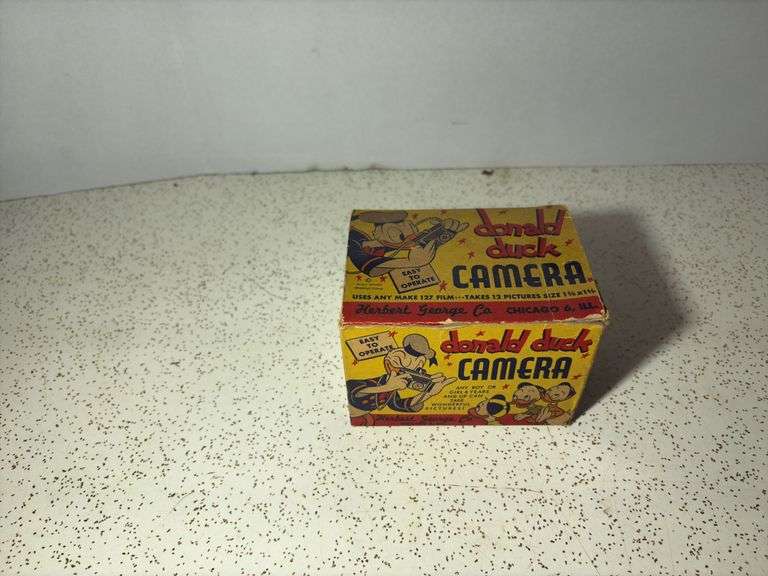 Donald Duck Camera in Box - Auction Ohio