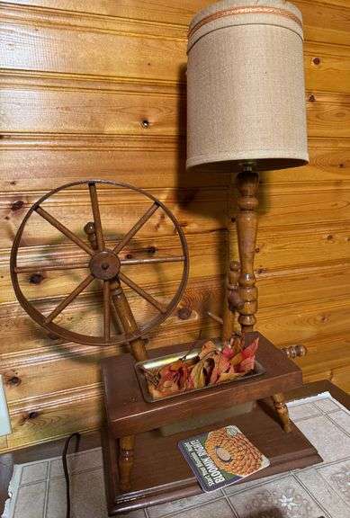 Vintage Spinning Wheel Lamp with Built-In Clock and Radio - Auction Ohio