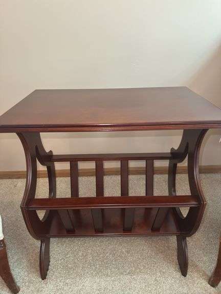 Bombay Co. end table/magazine rack - Auction Ohio