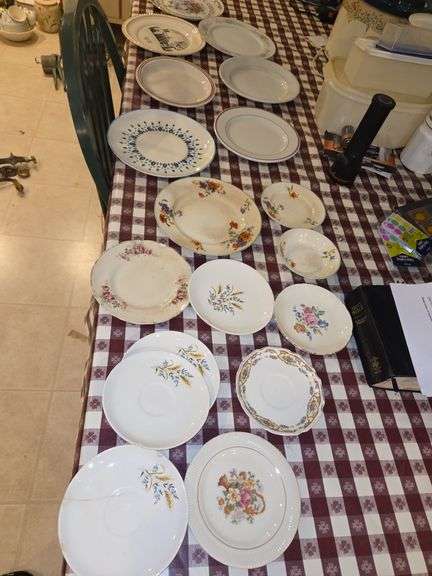 18 plates - Auction Ohio