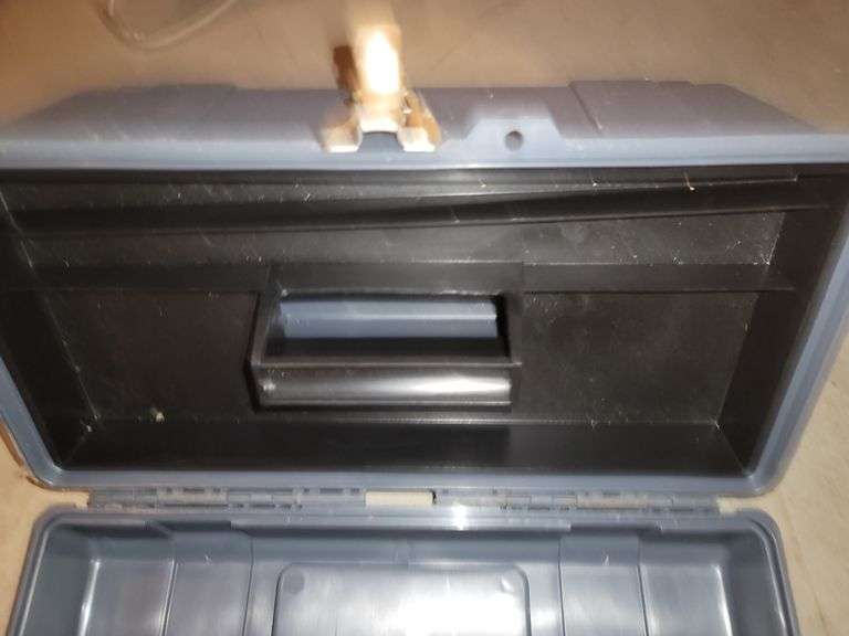 Stack on Toolbox - Auction Ohio