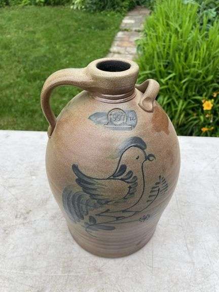 Rowe pottery Dove Jug - Auction Ohio