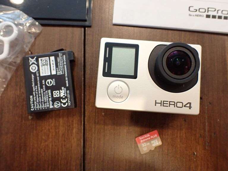 GoPro Hero 4 Silver Camera package w/32g card & battery - Untested - no ...