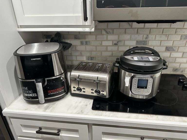 Chefman Air Fryer, Toaster, Instant Pot Trio - Auction Ohio