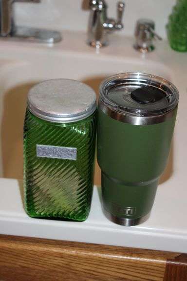 Yeti Beverage Cup & Glass Canister - Auction Ohio