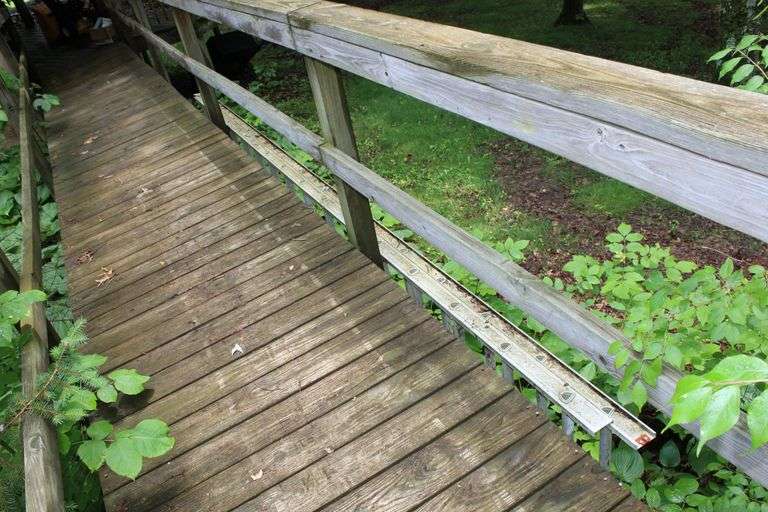 Extension Ladders - Auction Ohio