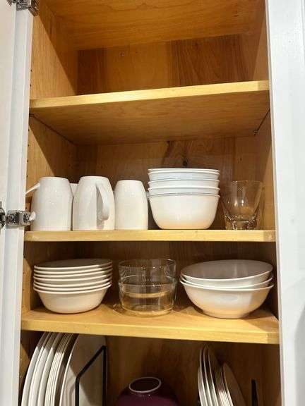 Assorted Dinnerware and Serving Bowls - Auction Ohio