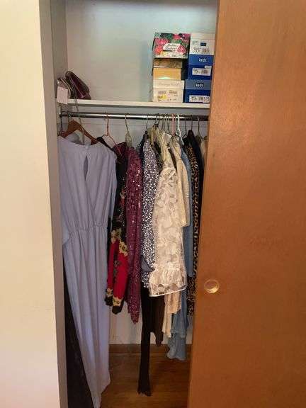Closet Contents – Vintage Women's Clothing & Shoes - Auction Ohio