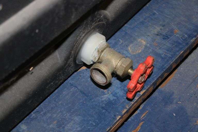 Port-A-Filler Storage Container - Auction Ohio