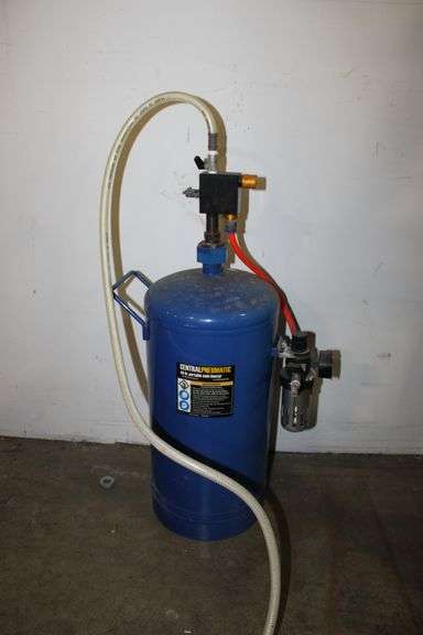 Central Pneumatic 40 Lb. Portable Soda Blaster - Auction Ohio