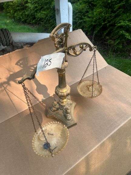 Antique brass balance scale - Auction Ohio