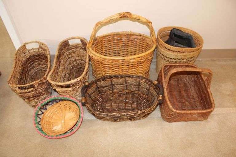 Assorted Wicker Baskets - Auction Ohio
