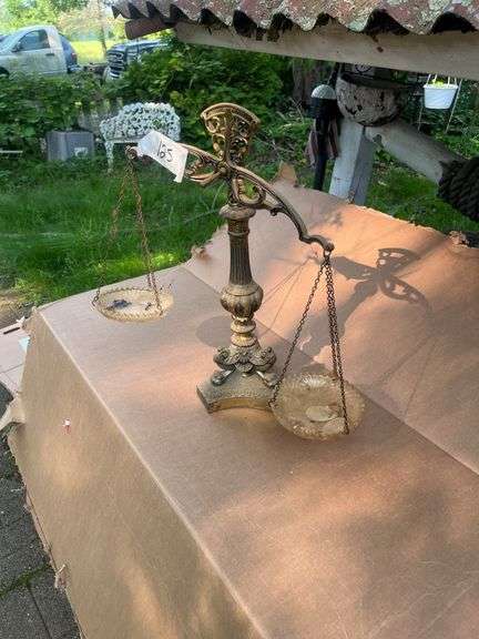 Antique brass balance scale - Auction Ohio