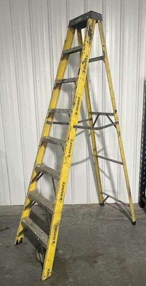 Husky 8' Fiberglass Ladder - Auction Ohio