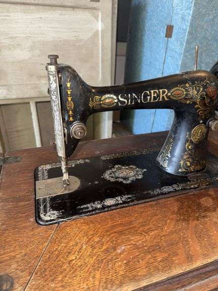 Antique Singer Table - Auction Ohio