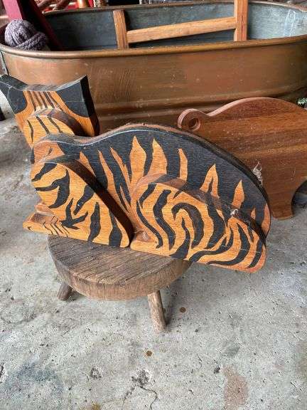 Copper Boiler & Holiday Décor - Auction Ohio