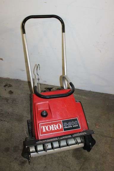 Toro S-200 Snow Shovel - Auction Ohio