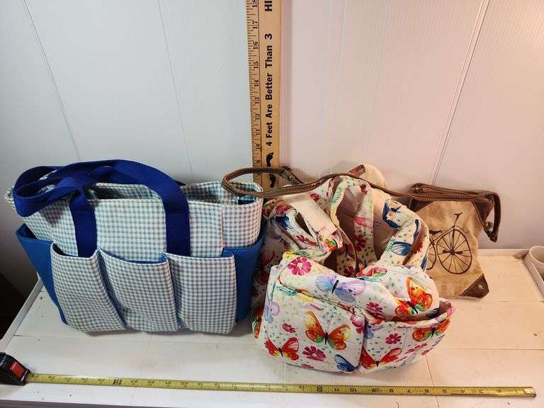 2 Padded Craft Bags - Auction Ohio