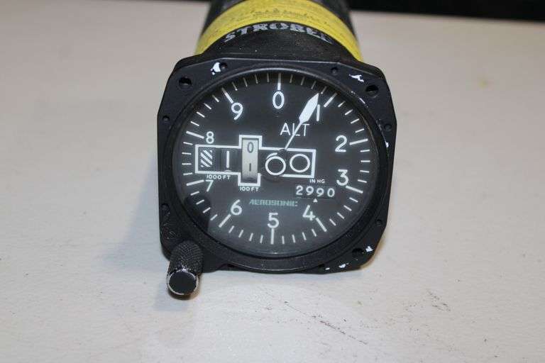 Aerosonic Altimeter - Auction Ohio